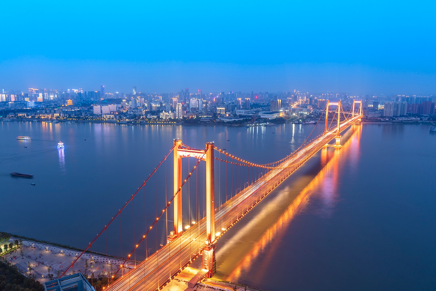 Revolutionizing Logistics: How Hyperchain and Hubei Port Logistic Group ...